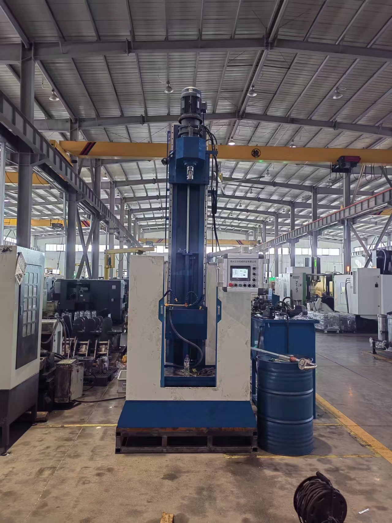 What is a vertical honing machine？