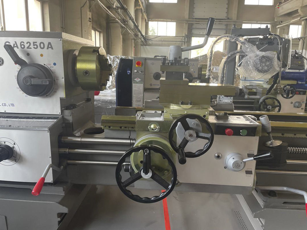 SMTCL Horizontal Manual Lathe CA6140 1000mm Gap Bed Manual Lathe Machine